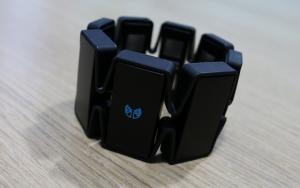 Myo Gesture Control Armband: In Depth Review | Beebom