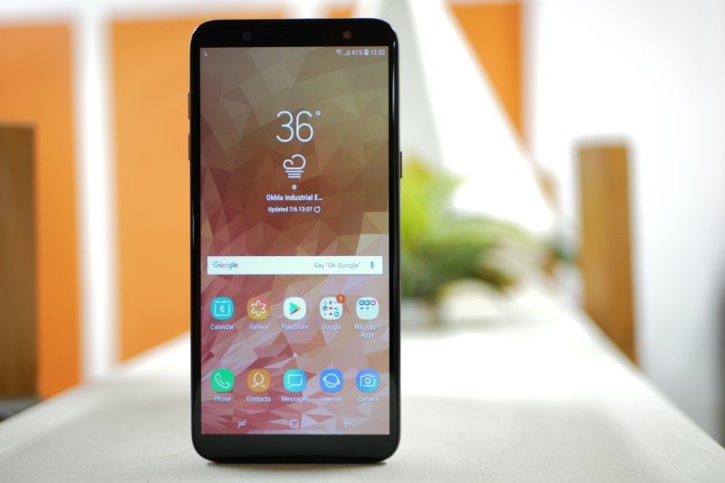 Samsung Galaxy J8 Review: Worth the Price? | Beebom