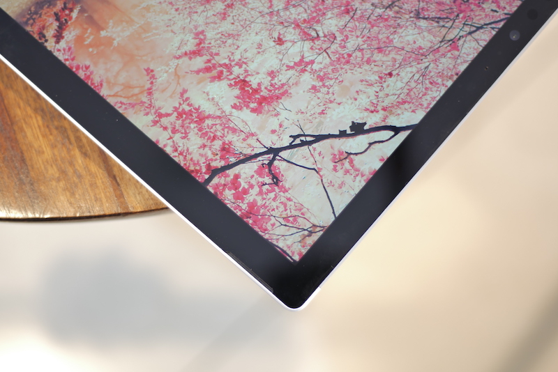 Surface Pro (2017) Review: Versatility Comes at a Price | Beebom