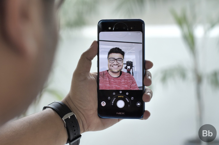 Vivo NEX Dual Display Mini Review: A Fascinating Notch-Free Design