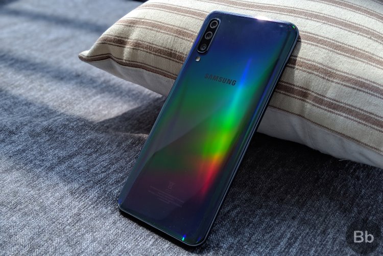 Samsung Galaxy A50 Review: A Premium Mid-ranger | Beebom