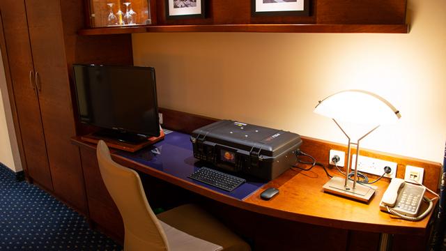 This Redditor Built a Portable Gaming Rig in a Briefcase | Beebom
