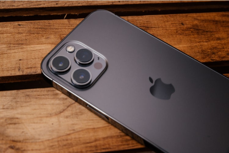 iPhone 13 Rumored to Pack a 120Hz Display with AOD Support | Beebom