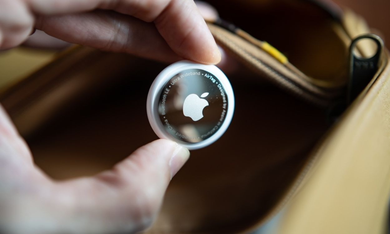 How to Check an AirTag's Battery Life (2025 Guide) | Beebom