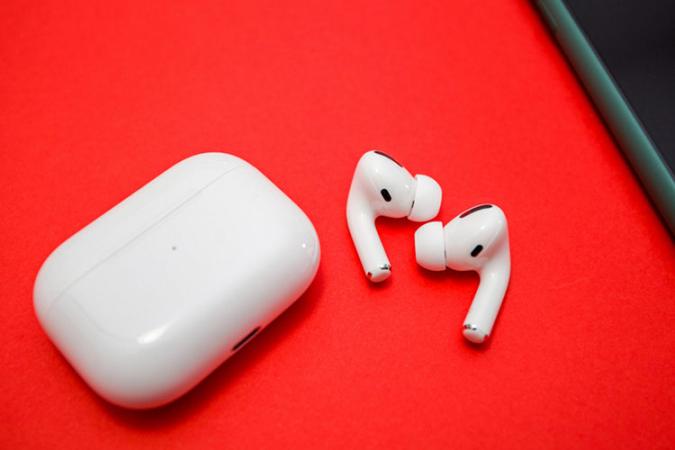 Why Is One AirPod Louder than the Other and How to Fix It | Beebom