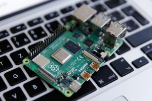 How to Make a Wireless Android Auto Dongle for Your Car Using Raspberry ...