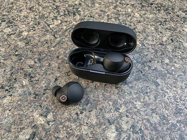Sony WF-1000XM4 Review: The Best Flagship TWS? | Beebom