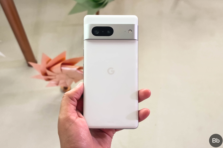 Google Pixel 7 and 7 Pro in Pictures: The Flagship Pixels Make a ...