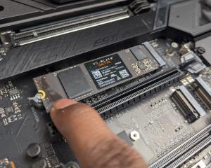 How to Install an SSD In Your Desktop PC (Guide) | Beebom