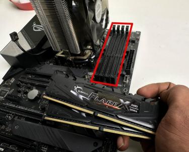 How to Install RAM on Motherboard in Your PC (2024) | Beebom