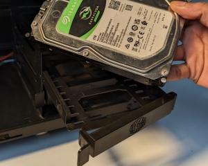 How to Install Hard Drive (HDD) in Your Desktop PC | Beebom