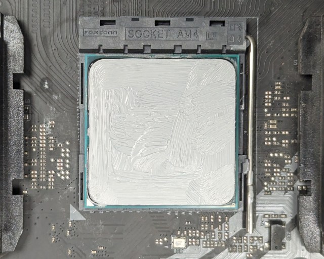 How to Apply Thermal Paste on CPU (Easy Guide) | Beebom