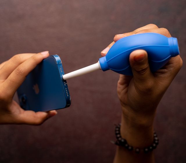 How to Clean Charging Port on iPhone (2024 Guide) | Beebom