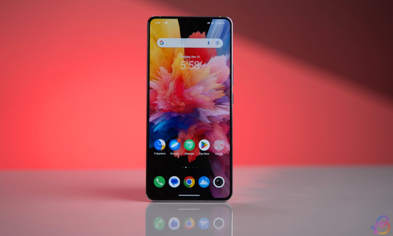 iQOO 12 is the First Snapdragon 8 Gen 3 Phone in India; Starts at Rs ...