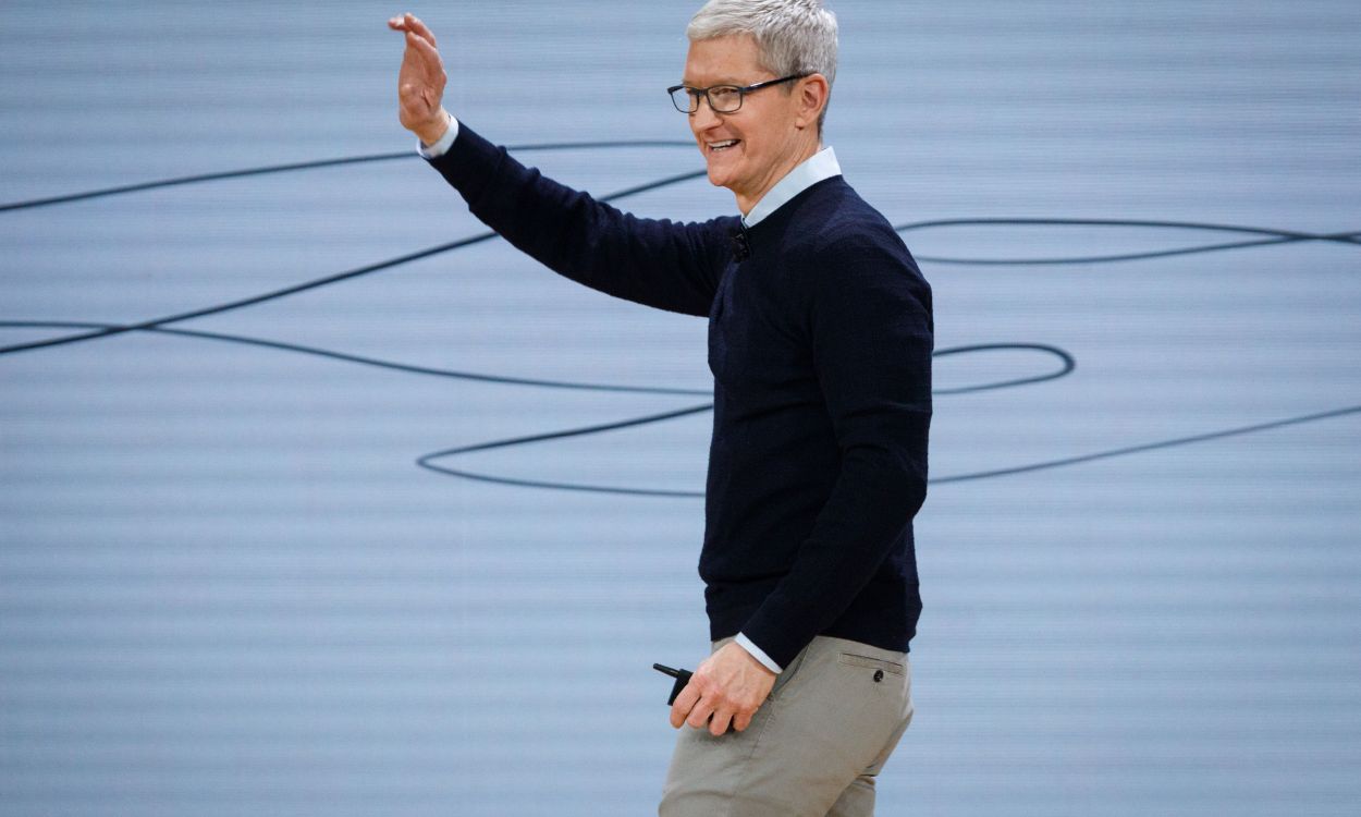 Tim Cook Reiterates Ground-Breaking Generative AI Features Will Arrive ...
