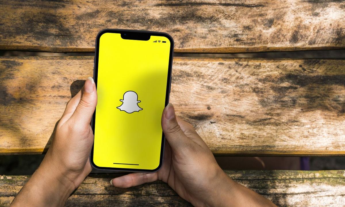 Snapchat Reverts to a Five-Tab Layout Following User Feedback | Beebom