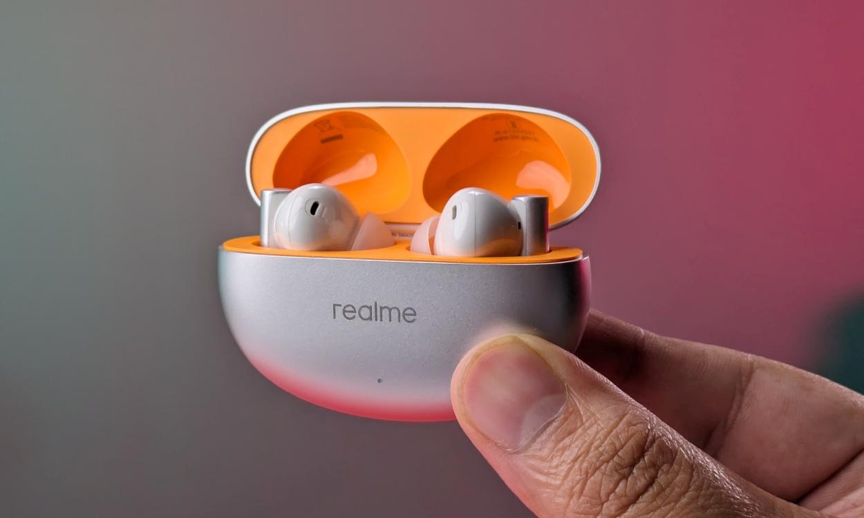 Realme Buds Air 6 Review: Big Sound on a Budget | Beebom
