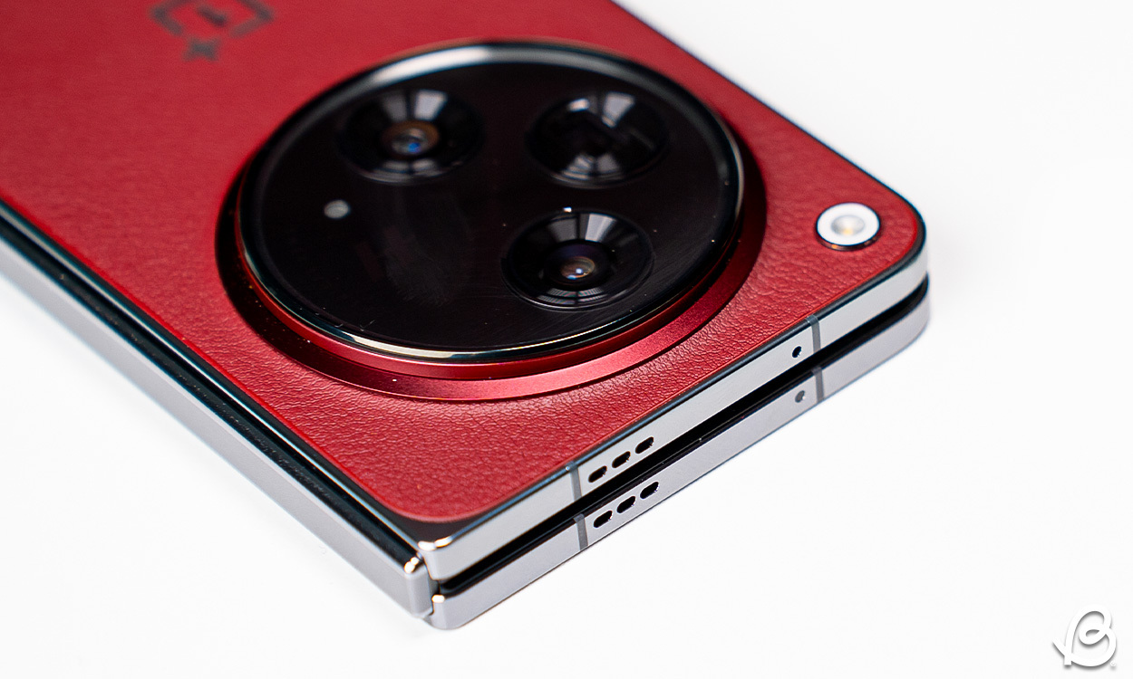 OnePlus Open Apex Edition in Crimson Color Goes Official; Here's What's New! | Beebom