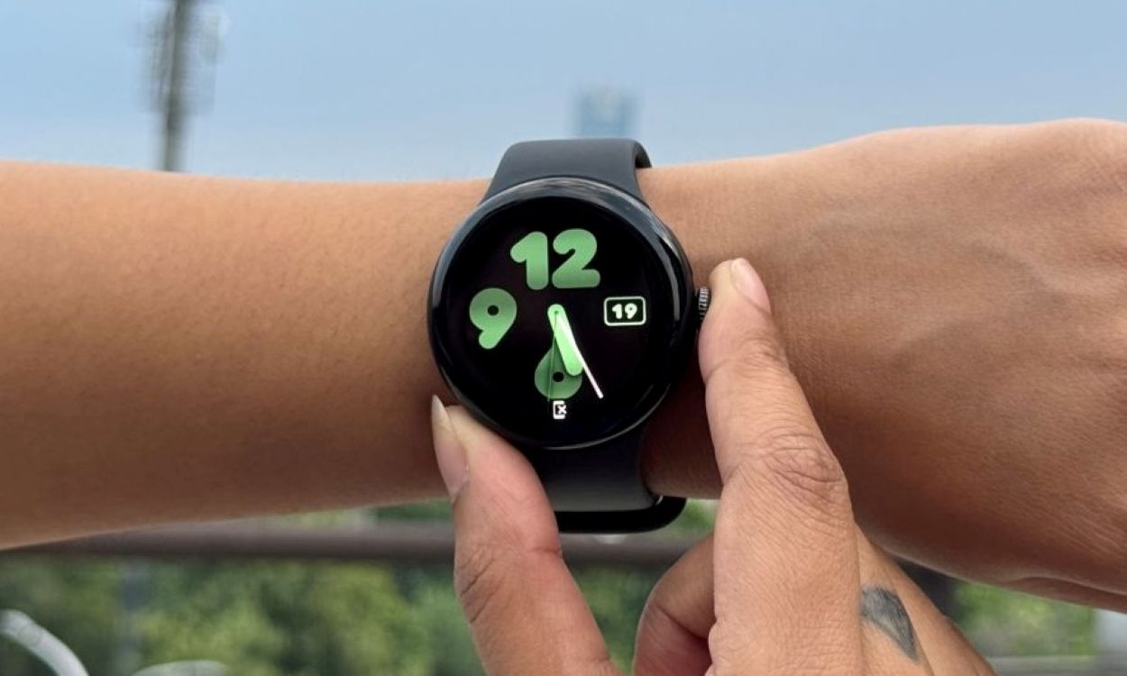 Tick-Tock…of Doom? Study Suggests Your Smartwatch Might Be Poisoning ...