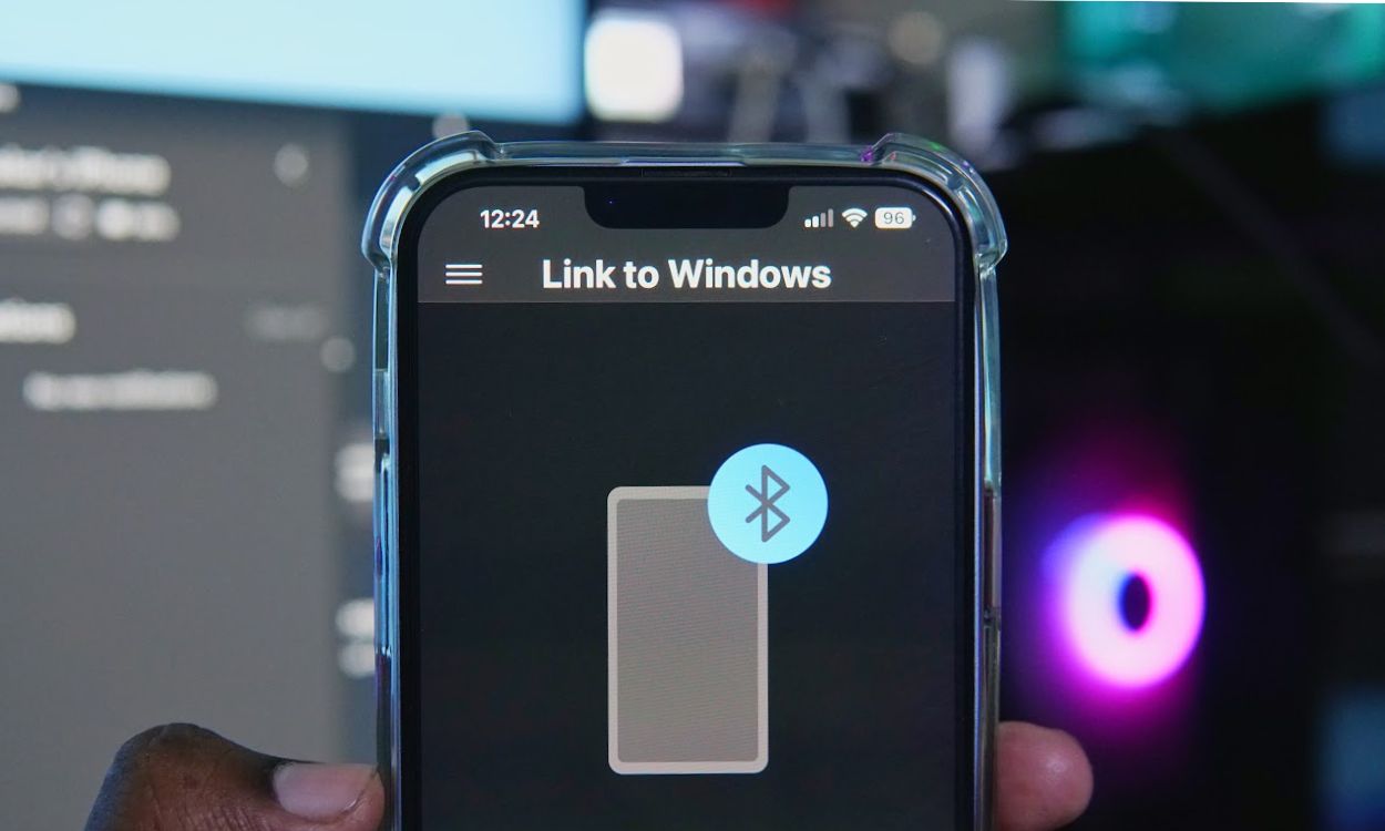 Microsoft's Phone Link Can Now Transfer Files Between Windows PC and ...