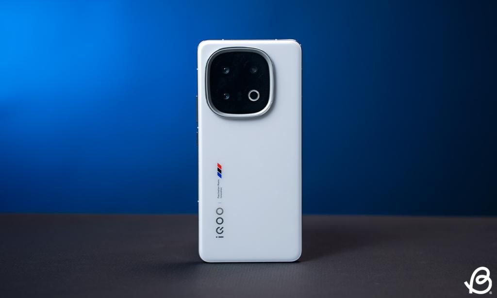 iQOO 13 Review: Exceptionally Elite Experience | Beebom