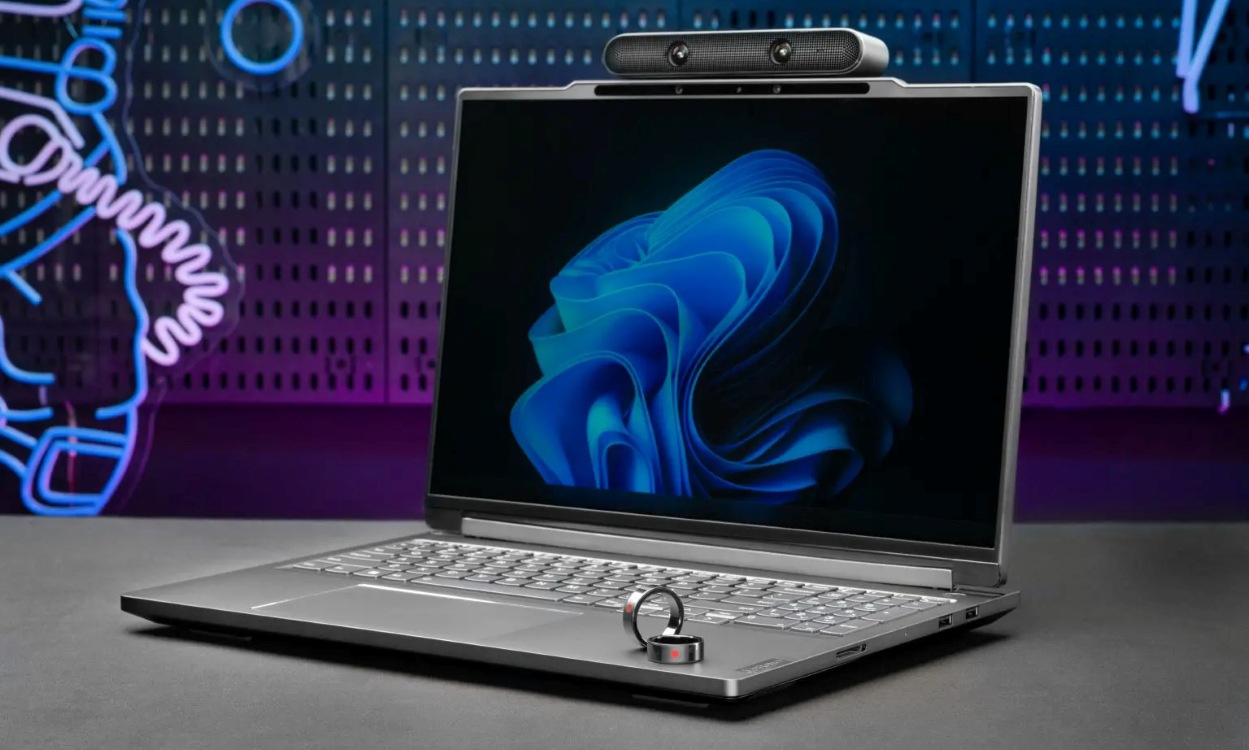 MWC 2025: Lenovo Showcases ThinkBook "codename Flip" and 3D Laptop ...