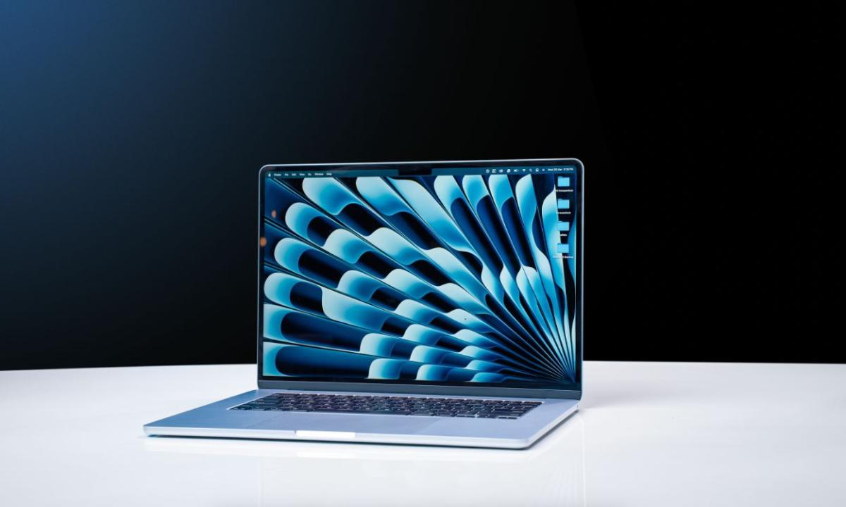 Apple Might Finally Bring Touchscreen to MacBooks in 2026, Reveals Kuo | Beebom