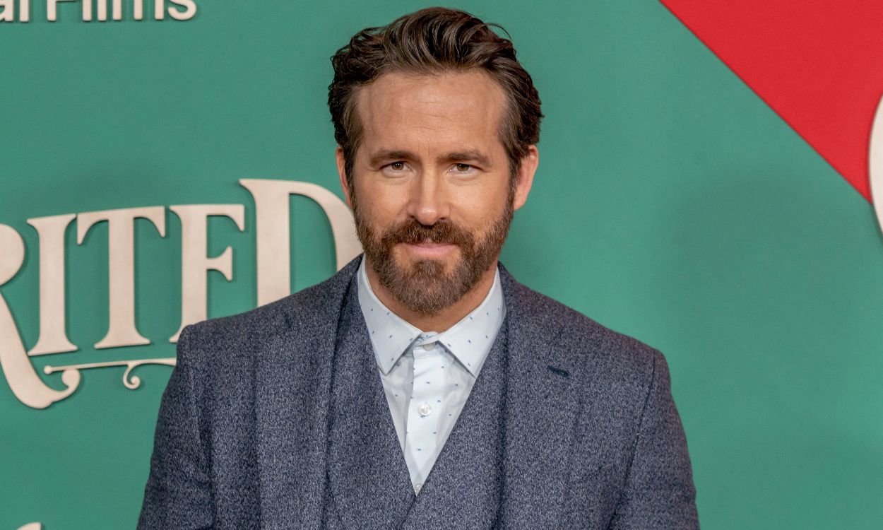 Ryan Reynolds Is 'Exploring Ideas' for a Deadpool and X-Men Crossover ...