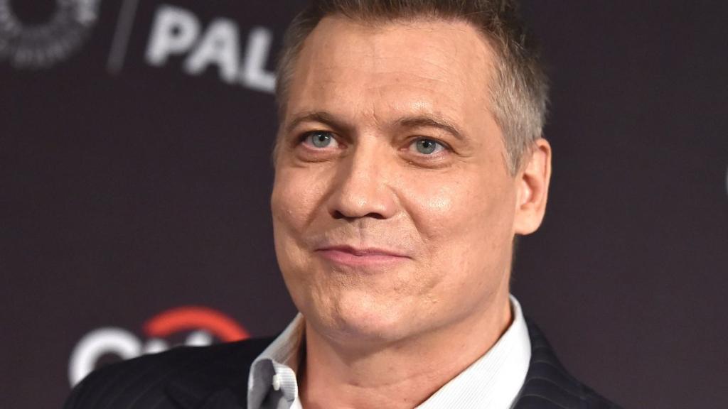 The Waterfront Cast and Characters | Beebom