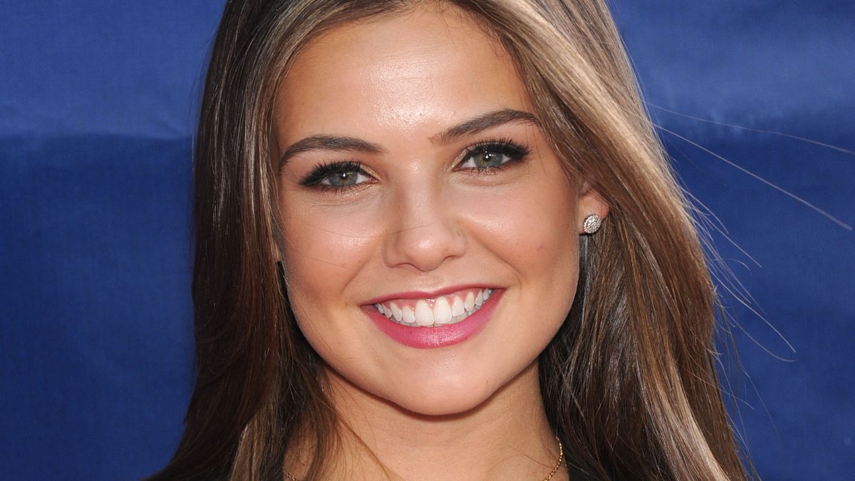 The Waterfront Cast and Characters | Beebom