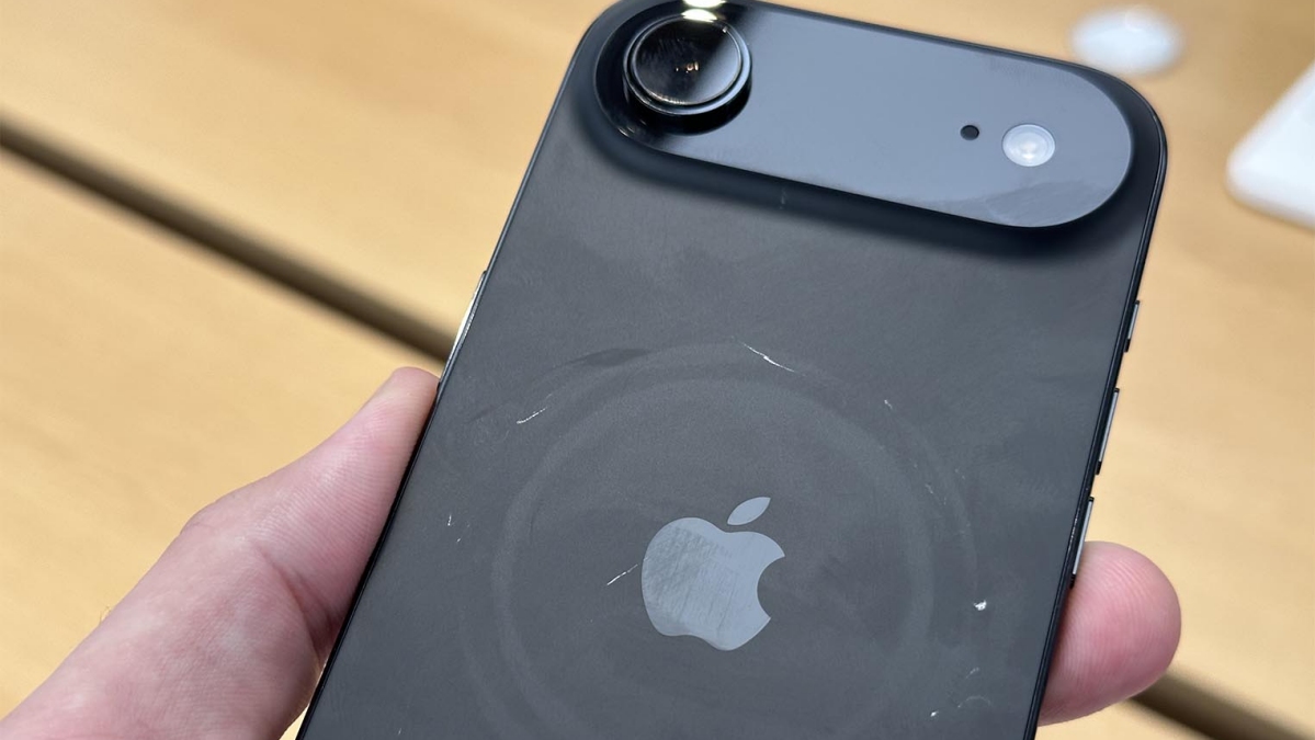 iPhone 17 Pro Scratchgate Explained: Why Apple's New iPhone Scratches ...